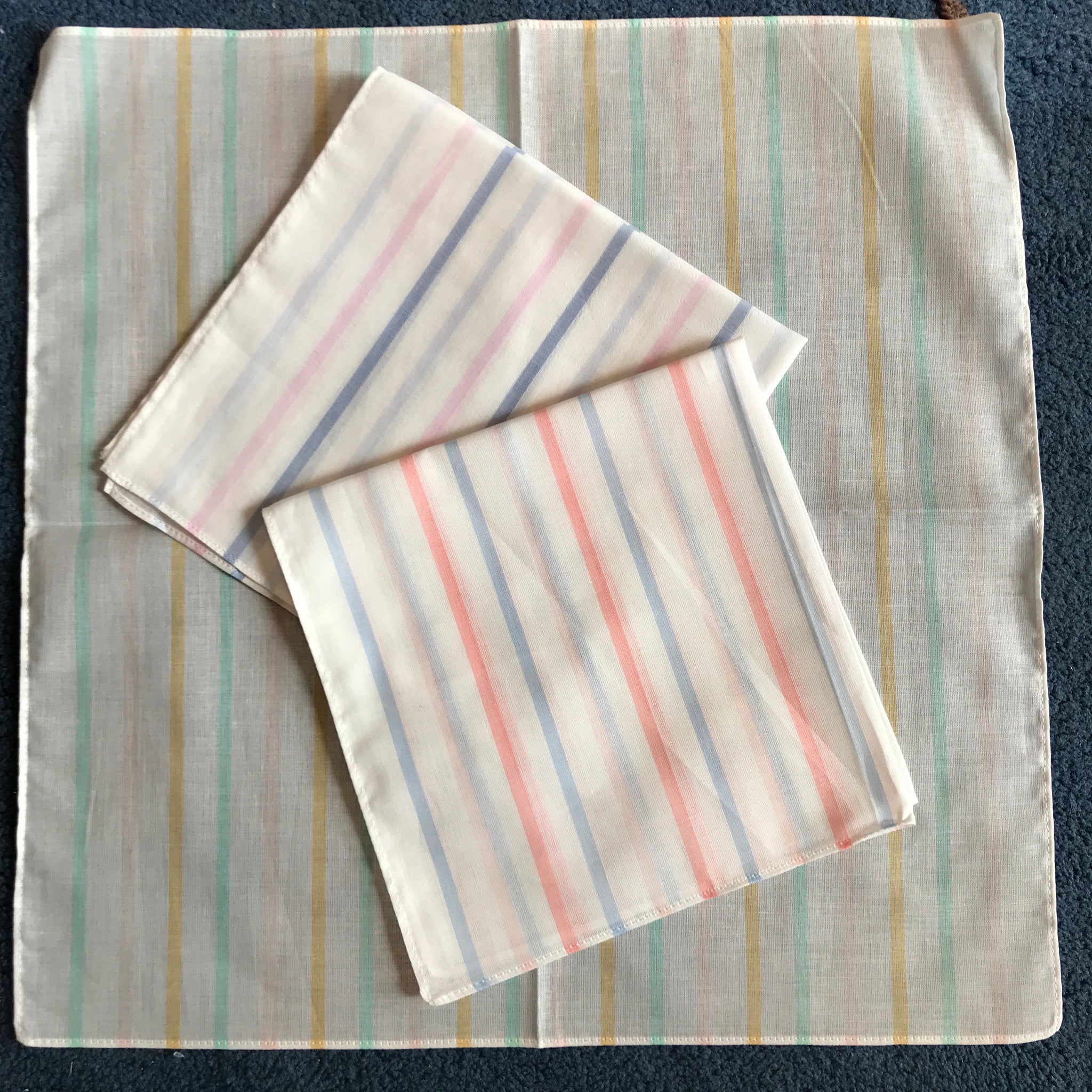 Ladies Border Handkerchiefs – Rayner Handkerchiefs